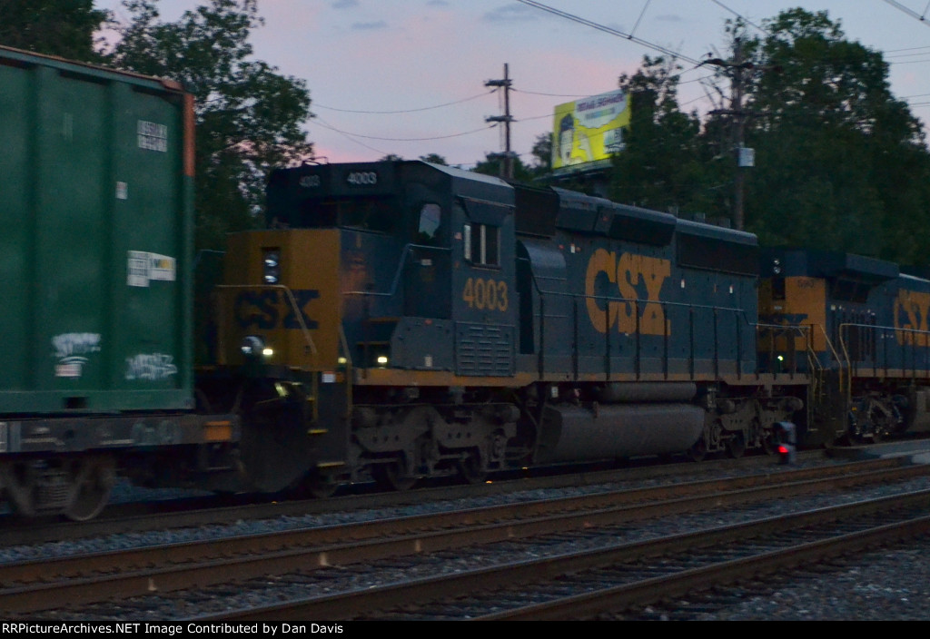 CSX SD40-3 4003 trailM on Q703-19
